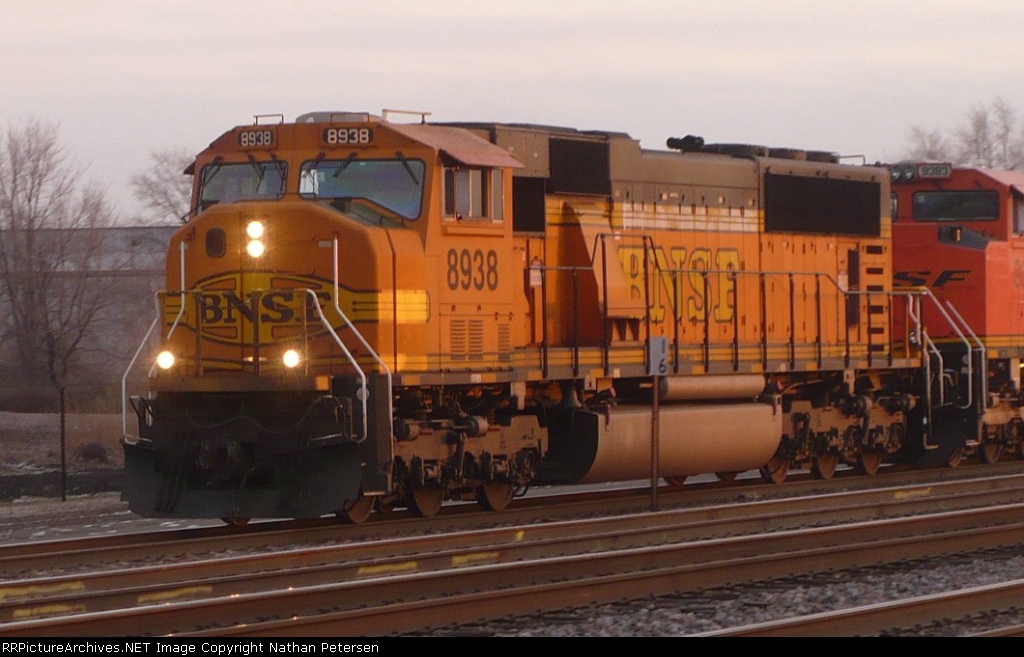 BNSF 8938